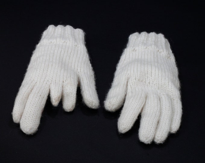 Custom-made Gloves for People With Congenital Hand Differences or ...