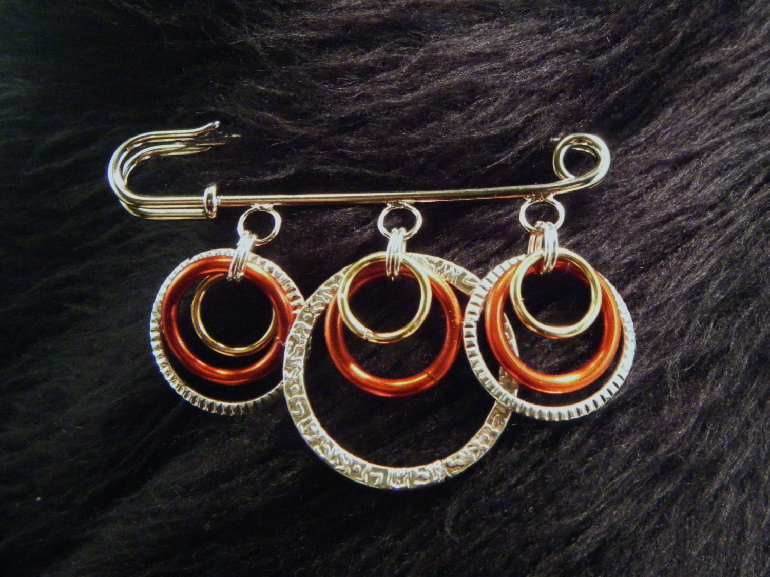 Kilt Pin Brooch/anodized Red Ring Brooch/brooch of Circles - Etsy