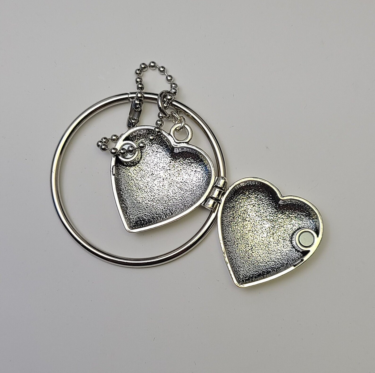 Metal Heart Locket With Magnetic Opening / "i Carry Your Heart With Me ...
