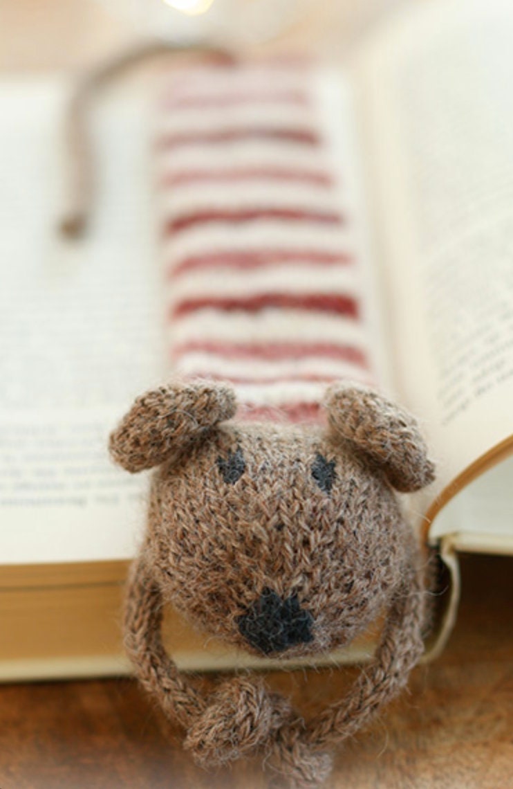 Mouse Bookmark: Book Lover Gift Hand Knitted Alpaca Yarn - Etsy