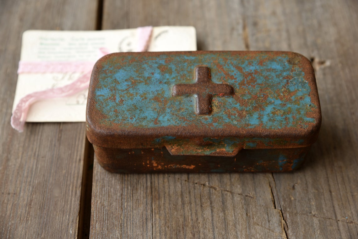 Vintage medical box Red cross Medicine box Vintage doctor | Etsy