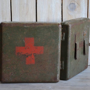 Vintage Medical Box Red Cross Medicine Box Vintage Doctor - Etsy