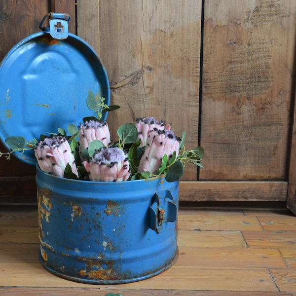 Round Metal Box - Etsy