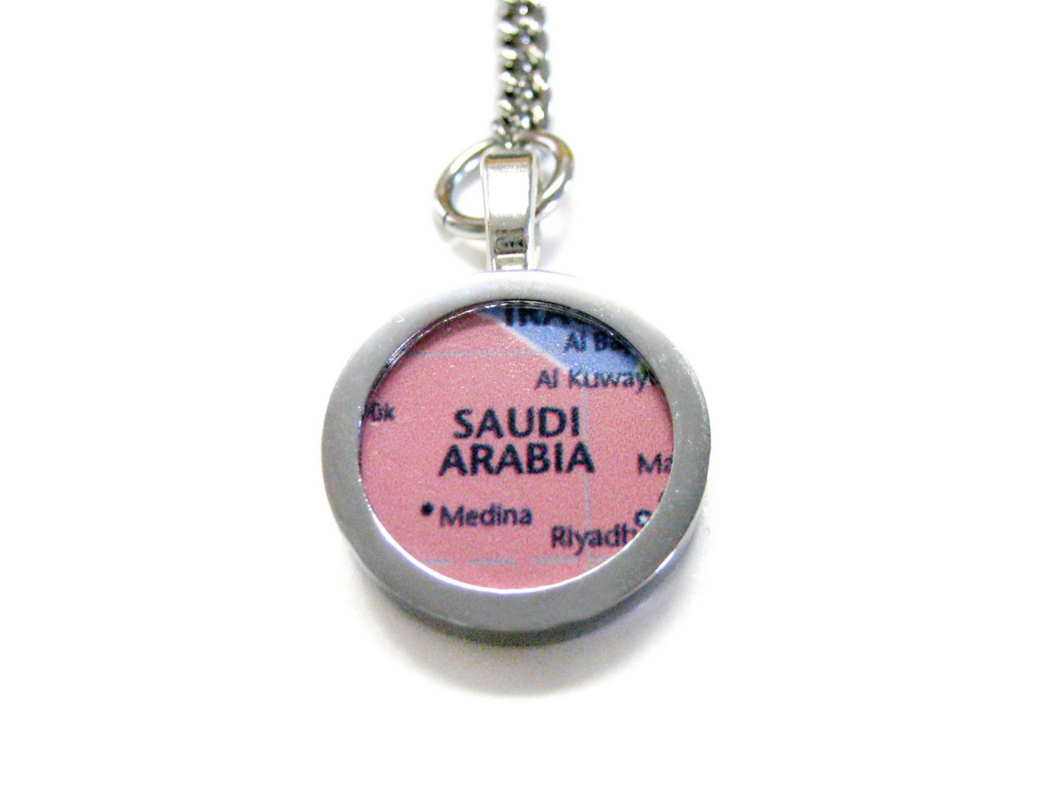 Saudi Arabia Map Keychain - Etsy