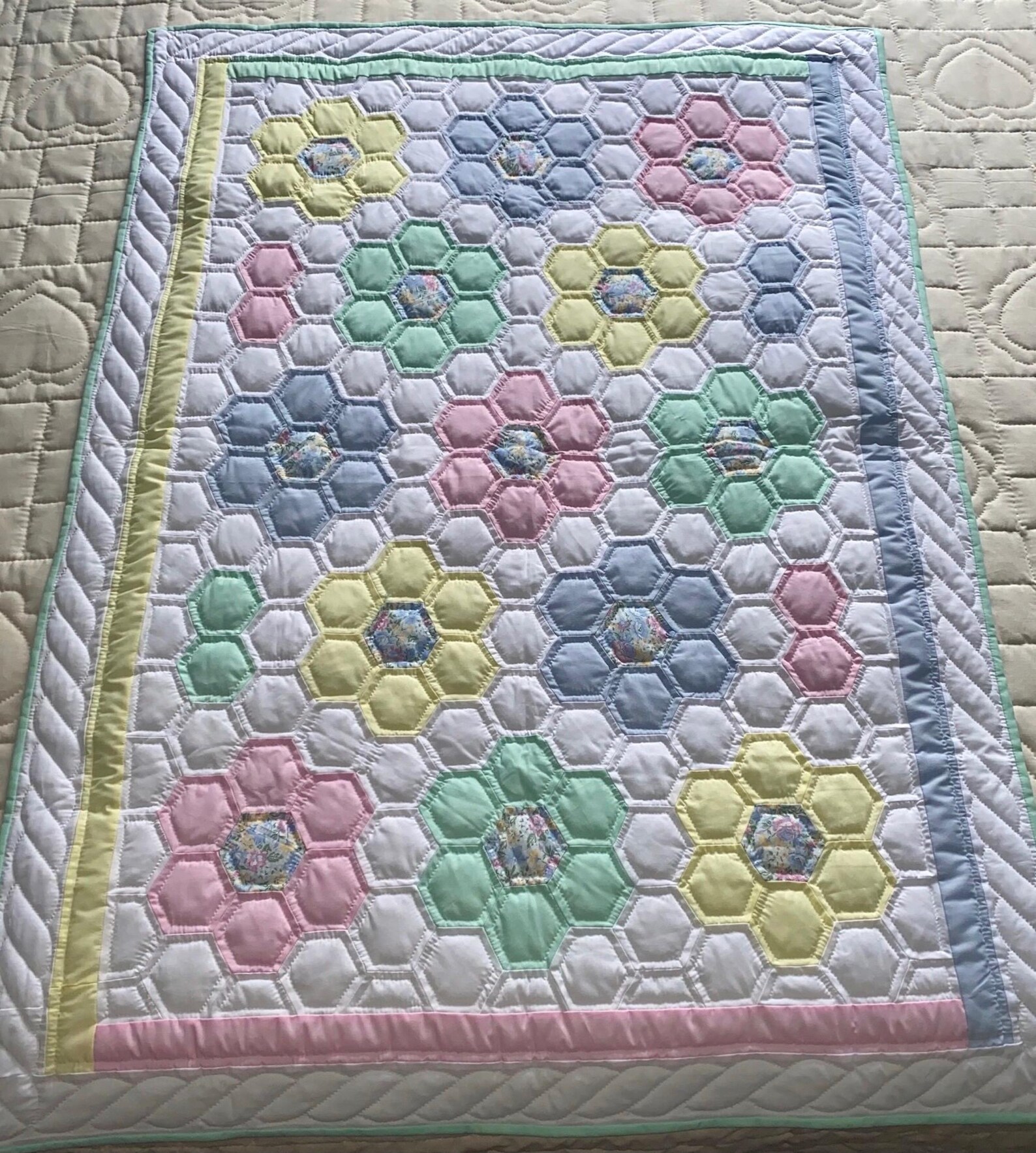 Amish Baby Quilt Flower Garden Pattern - Etsy