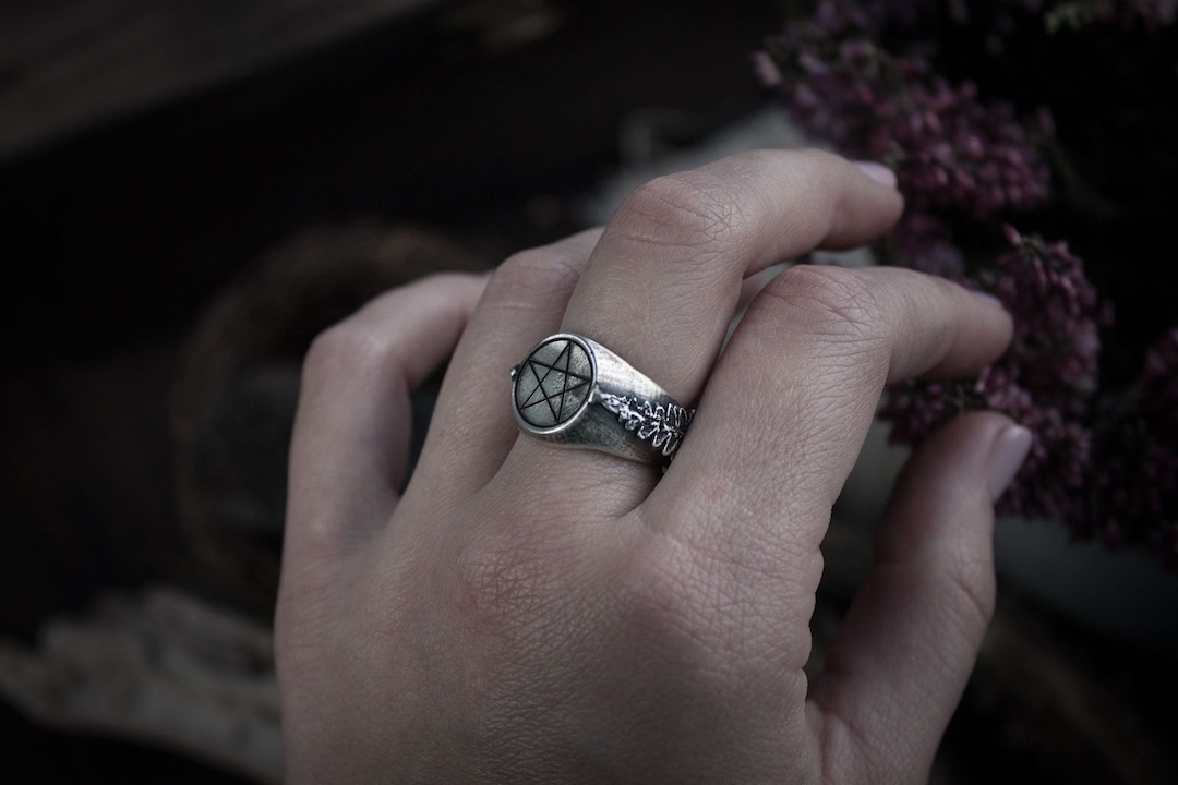 Pentagram Signet Ring of Sterling Silver With Fern Texture, Witch ...