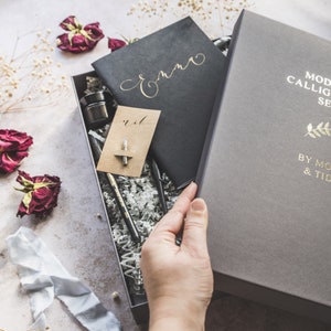 Beautiful Modern Calligraphy Starter Set With Full Colour Guide Book ...