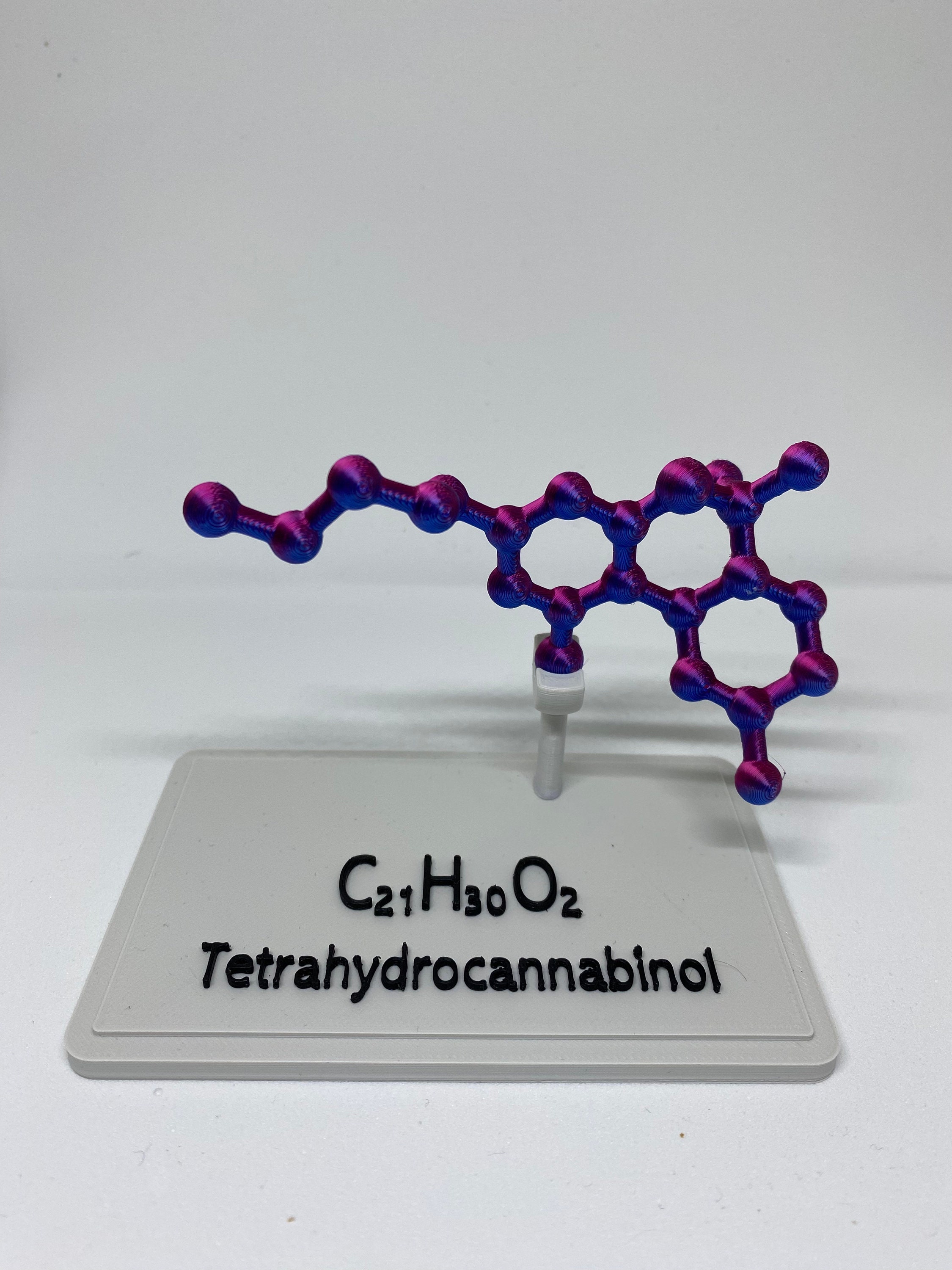 THC Beautiful and Elegant 3D Model of Tetrahydrocannabinol THC 3D ...