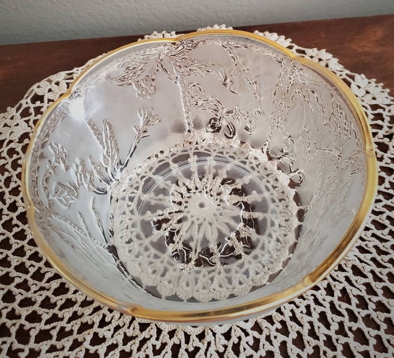 Vintage Gold Trimmed Scallop Glass Bowl Decorative Frosted Glass Bowl ...