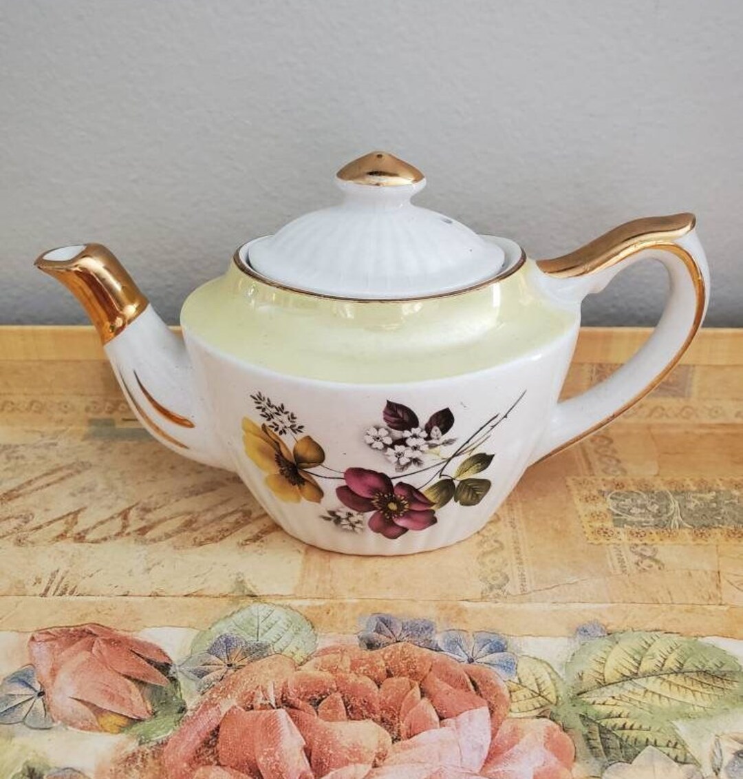 Gibsons Staffordshire China Teapot Gibsons Staffordshire Small Teapot ...