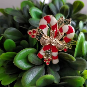 Vintage Candy Cane and Mistletoe Holiday Brooch Christmas Pin Holiday ...