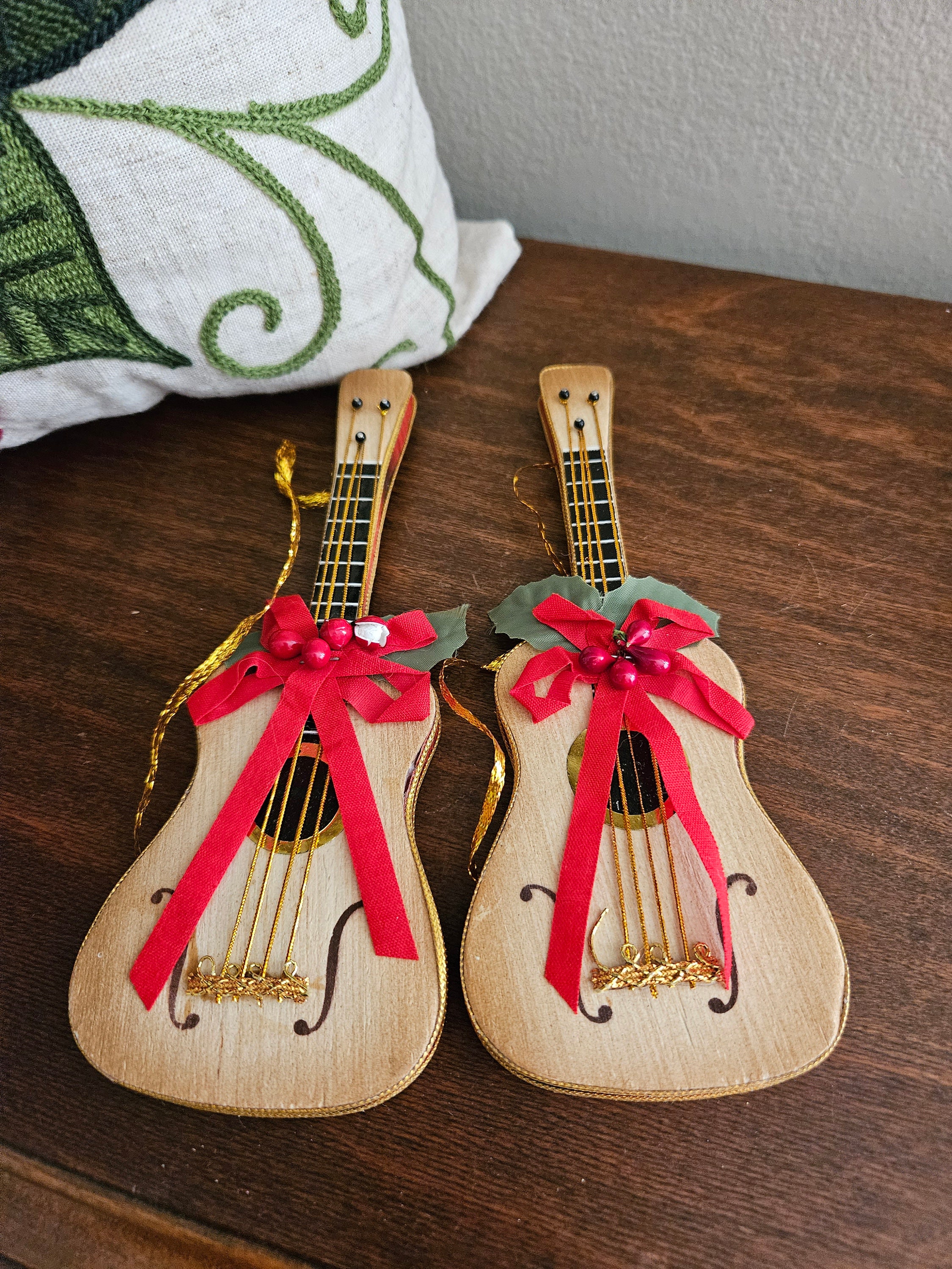 Vintage Wood Red Ribbon and Red Berry Guiters Decorated Red Ribboned ...