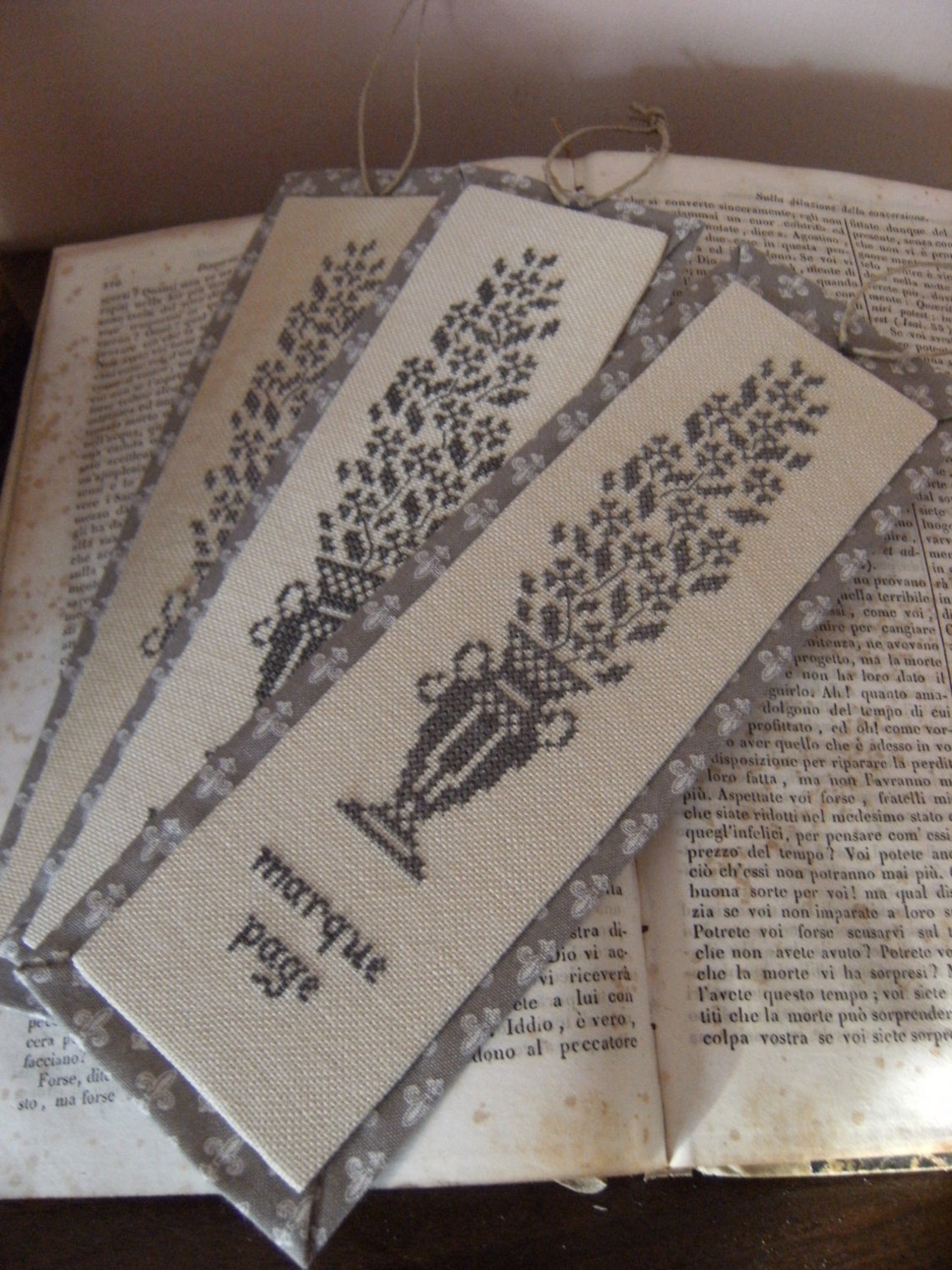 Chart MARQUE PAGE paper Format or PDF on Demand - Etsy