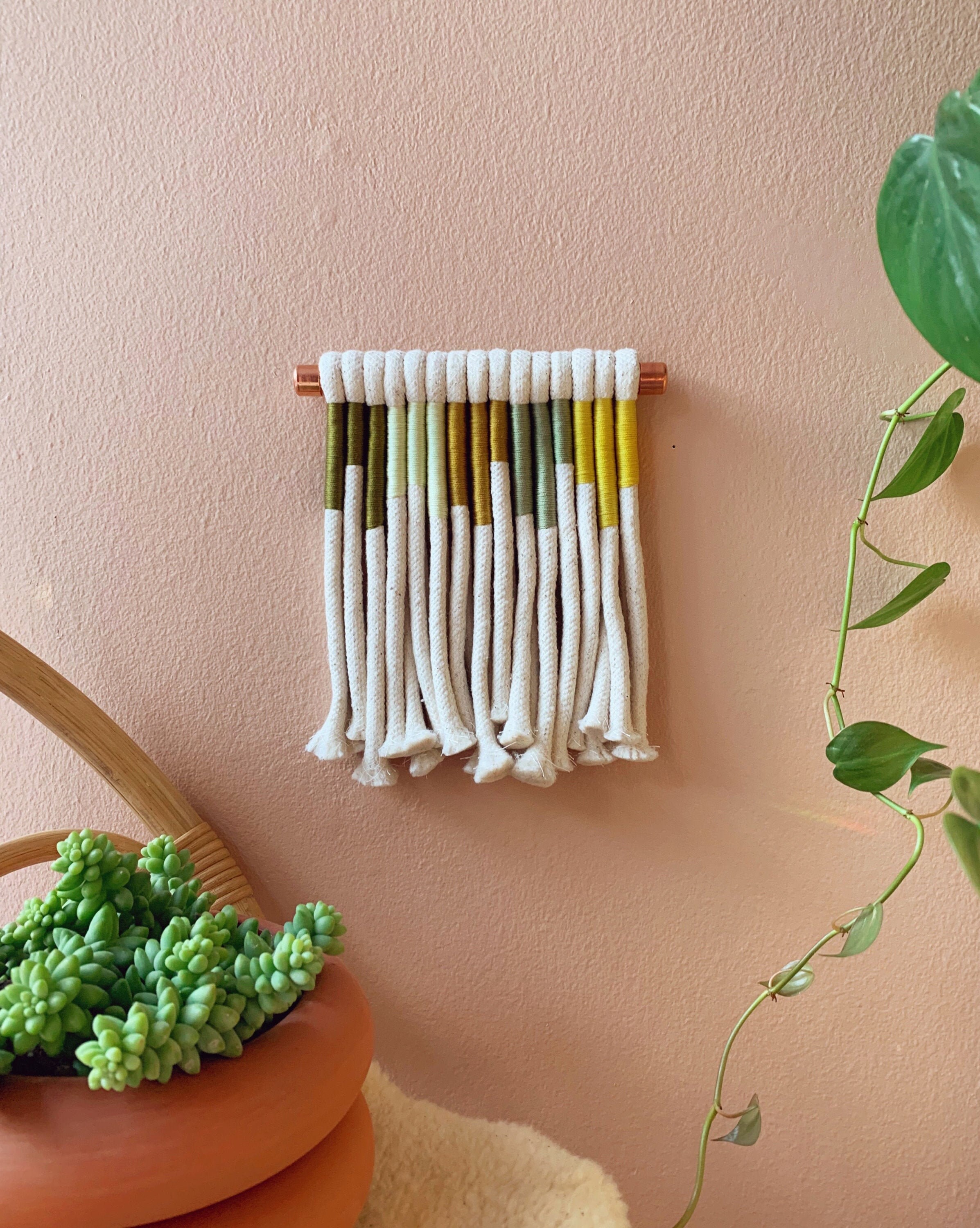 Mini Romy / Macrame Wall Hanging - Etsy