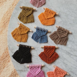 Mini Macrame / Macrame Wall Hanging, Ornament, Party Favor, Gift - Etsy