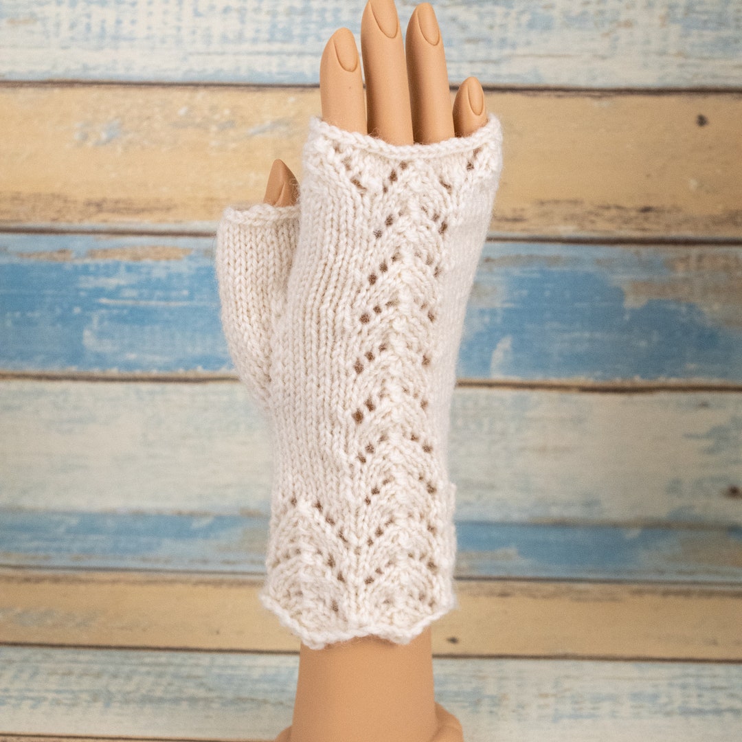 Off White Lace Fingerless Gloves 100 % New Zealand Wool Utiku Brand ...