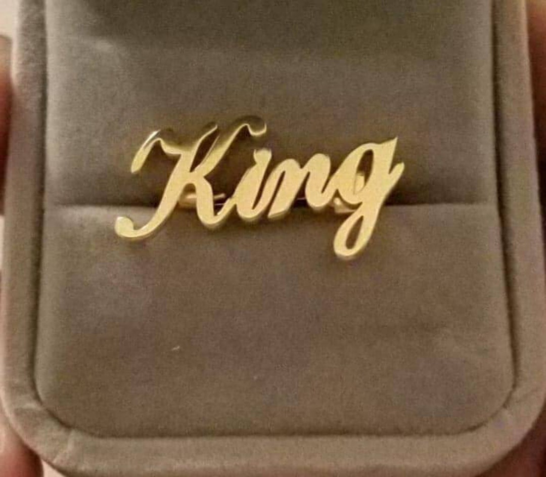 King Lapel Pin - Etsy