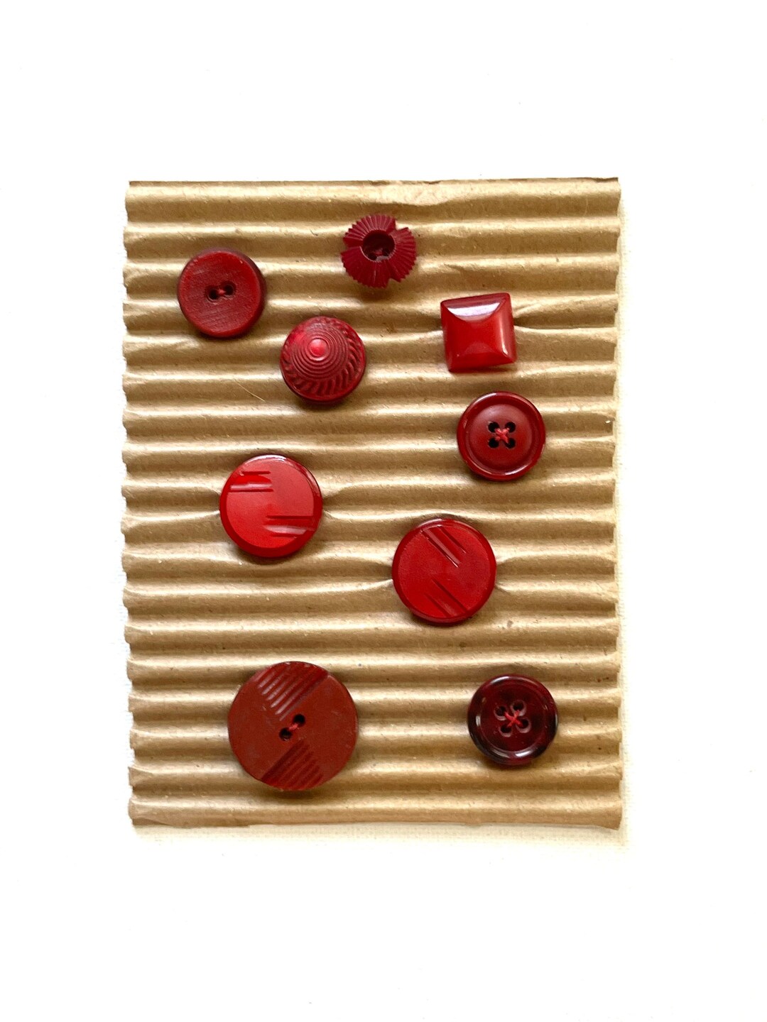 Red Buttons, Vintage 1950s/1960s, Mid Century Maroon, Plastic, Circle ...