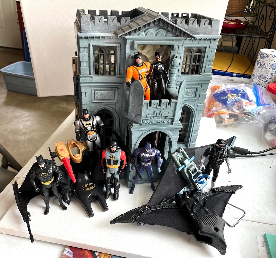 1990s Batman Wayne Manor/batcave Playset Command Center, Figures ...