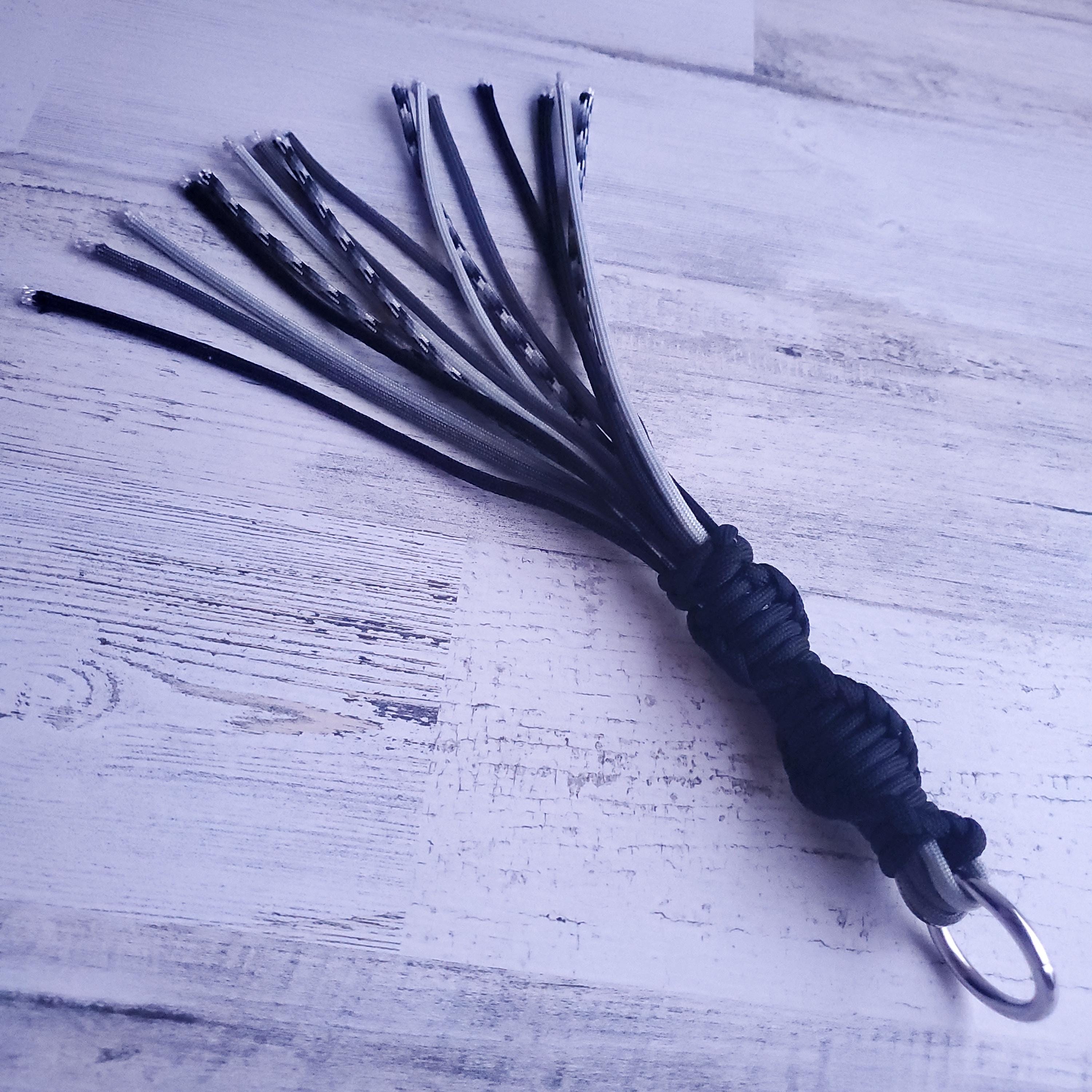 Pocket Flogger, Mini Paracord Punishment Play Flogger, BDSM Bondage Toy ...