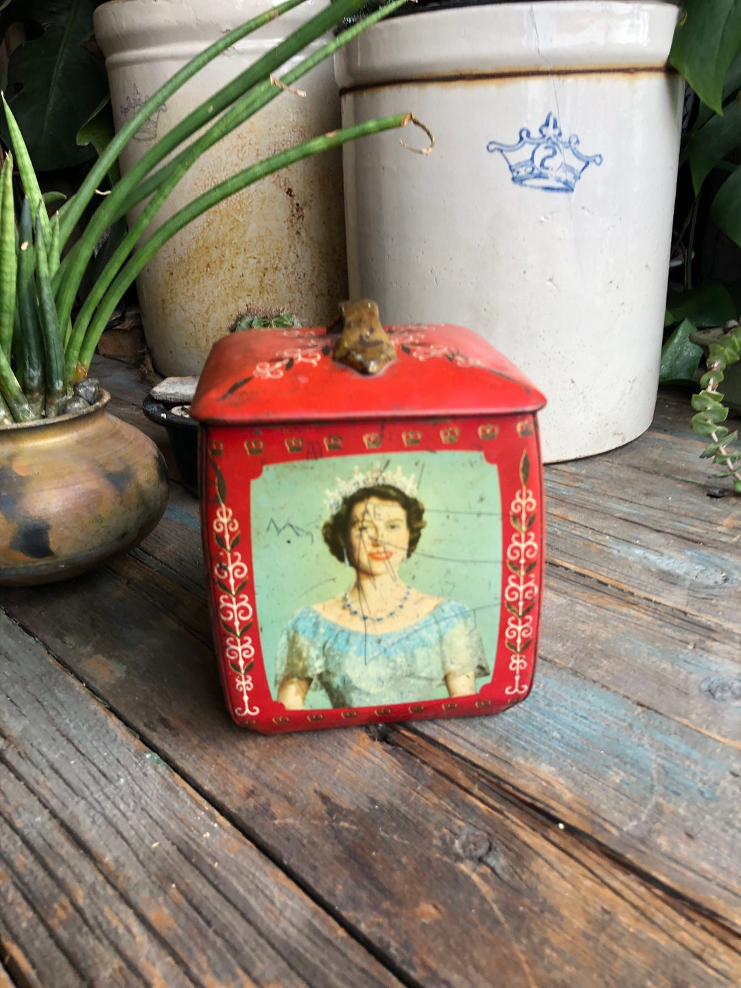 Queen Elizabeth Coronation Tin Edward Sharp & Sons Queen Elizabeth ...