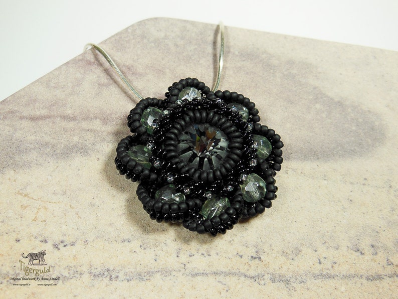 In Memorian - PDF Tutorial by Anna Lindell - Etsy