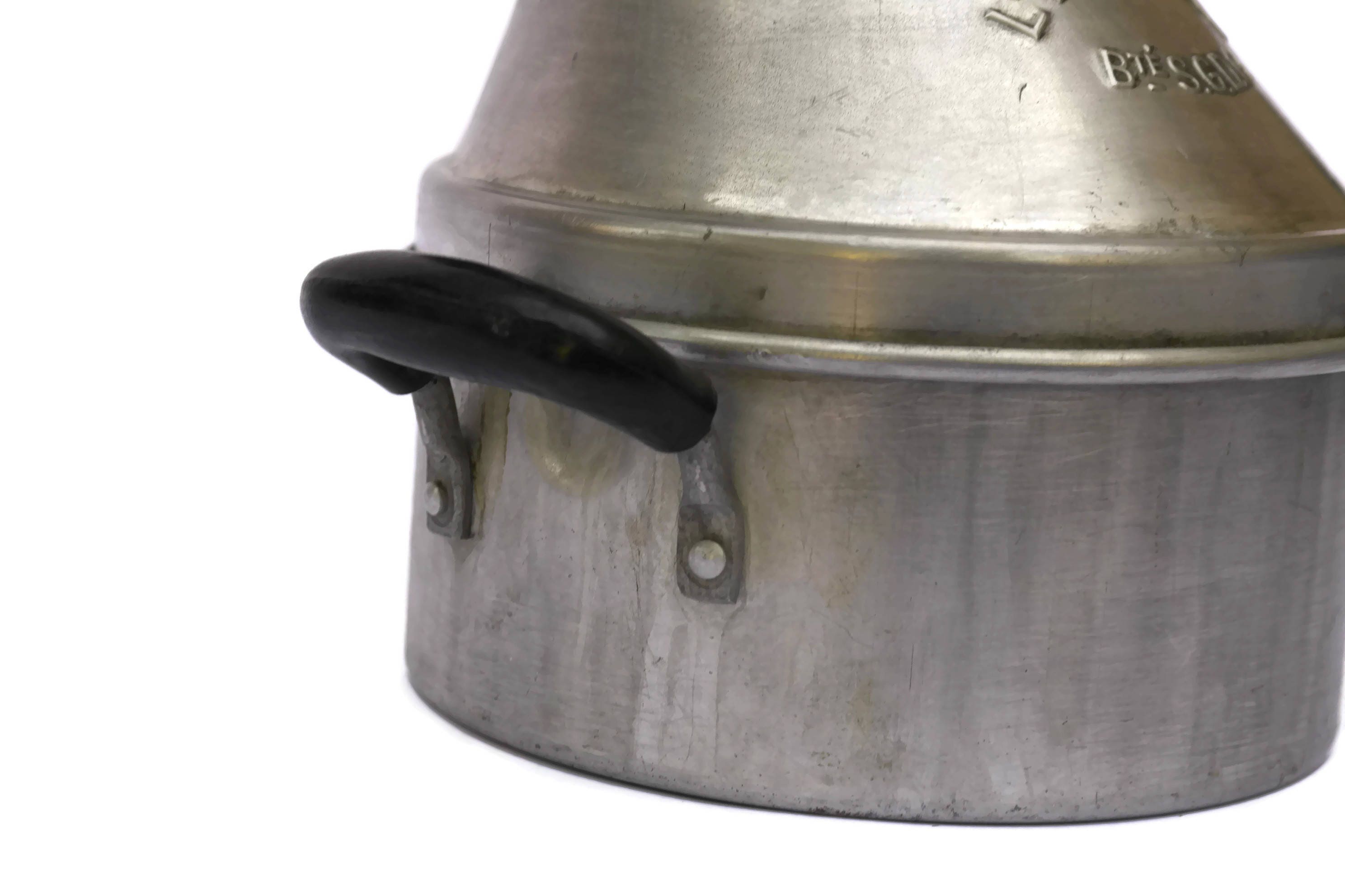 French Vintage Inhaler. 1950s Nebulizer Medical Curiosity. Bakelite and ...