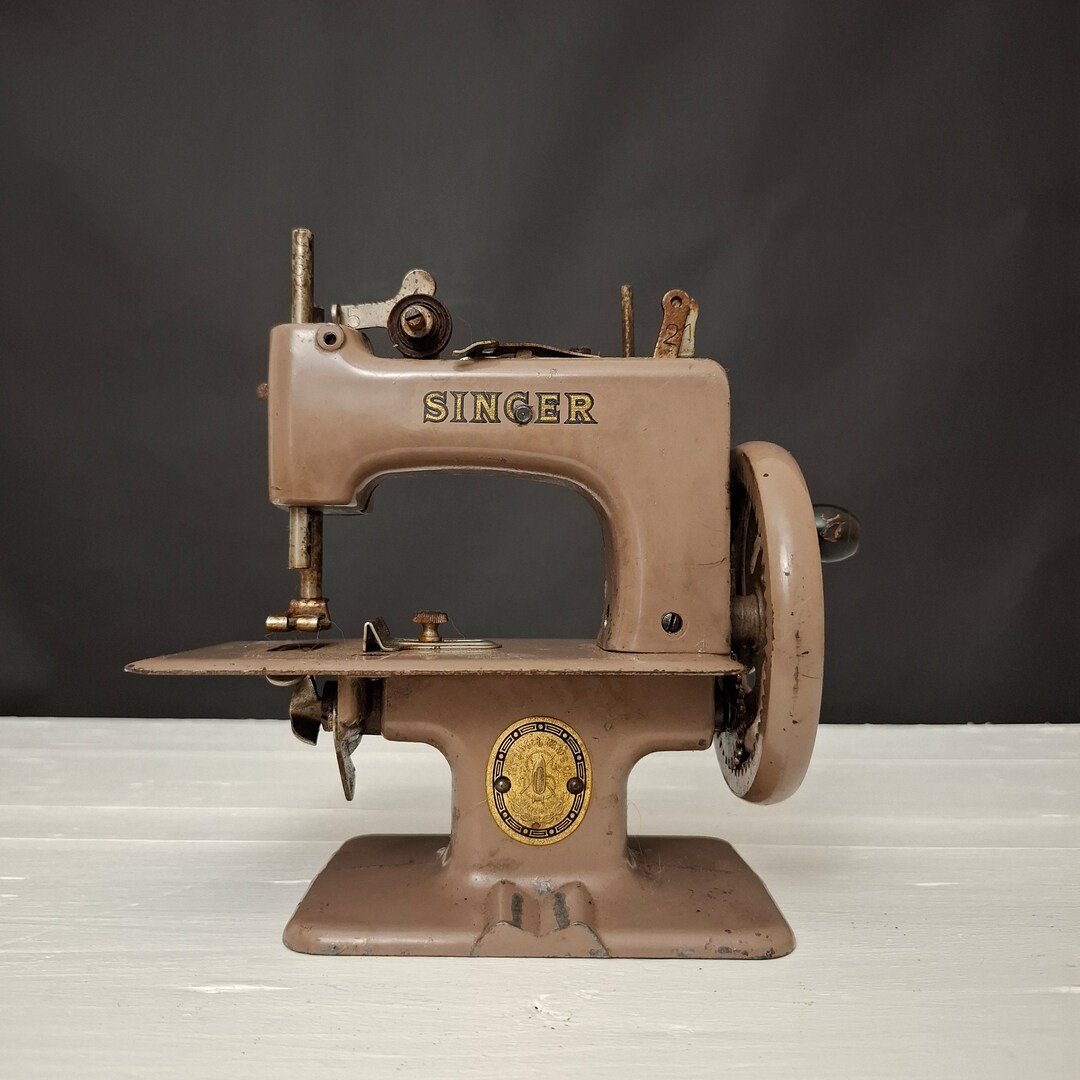 Vintage Singer Sewhandy Toy Sewing Machine - Etsy