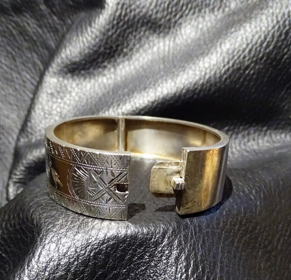 Victorian Silver Bracelet, Floral Etching - Gem