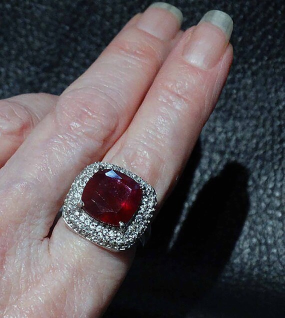 5 carat ruby ring store