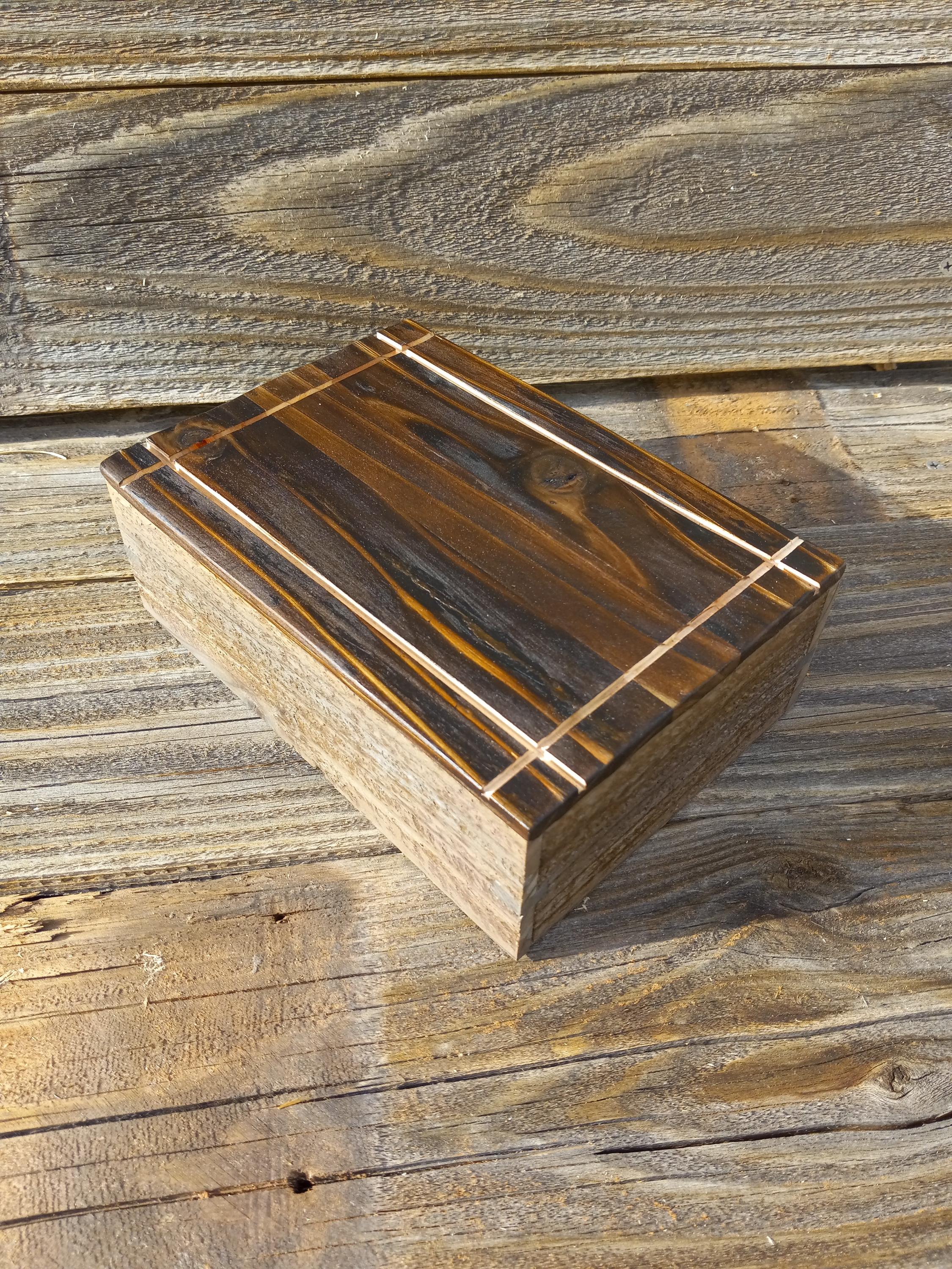 Handmade Rustic Wooden Keepsake Memento Cedar Storage Gift Box Crafted ...