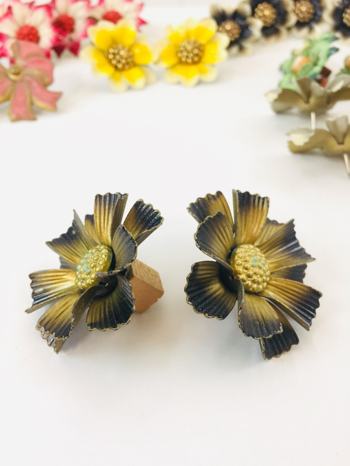 Vintage Metal Push Pins 23 Curtain Pin Tie Backs Vintage | Etsy