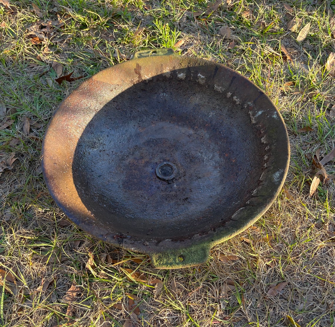 ANTIQUE CAST IRON Bowl Footed Bowl shallow cauldron | Etsy