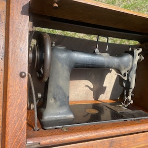 Antique Treadle Wheeler & Wilson Sewing Machine, Black and Gold ...
