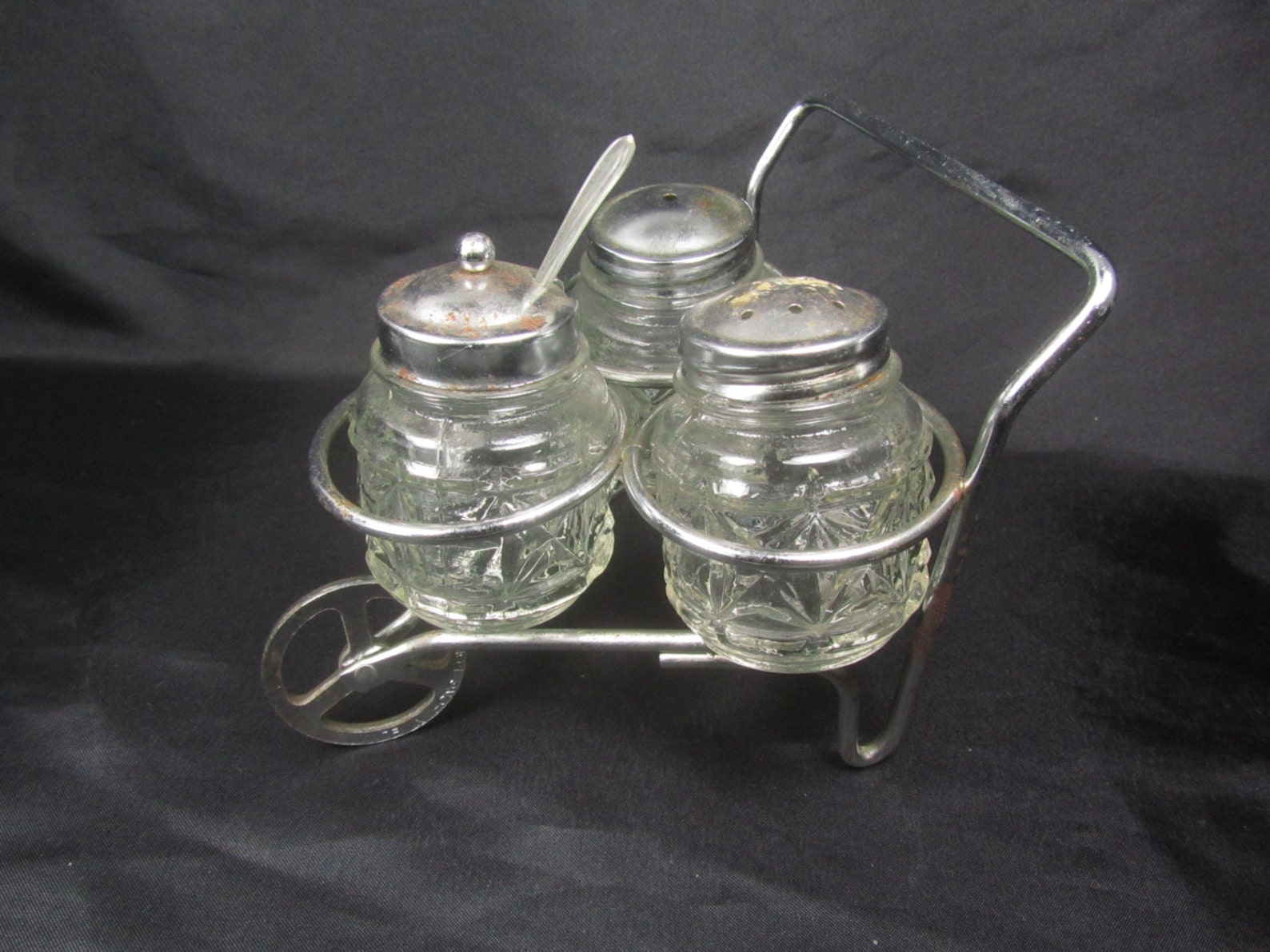 VINTAGE SALT & PEPPER Shaker Salt and Pepper Caddy - Etsy