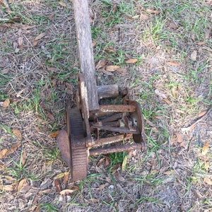 Antique Lawn Edger, Clipper Lawnmower, Weed Eater, Yard Decor, Farm ...