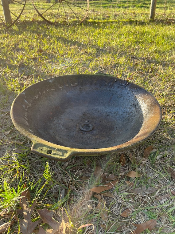 ANTIQUE CAST IRON Bowl Footed Bowl Shallow Cauldron | Etsy