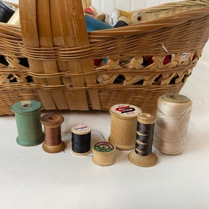 Vintage Sewing Thread, Basket Full of Spools of Thread, Wood Sewing ...