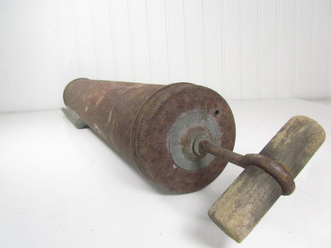 Vintage Garden Duster Bug Sprayer, Rusty Can Sparyer, Rustic Decor ...