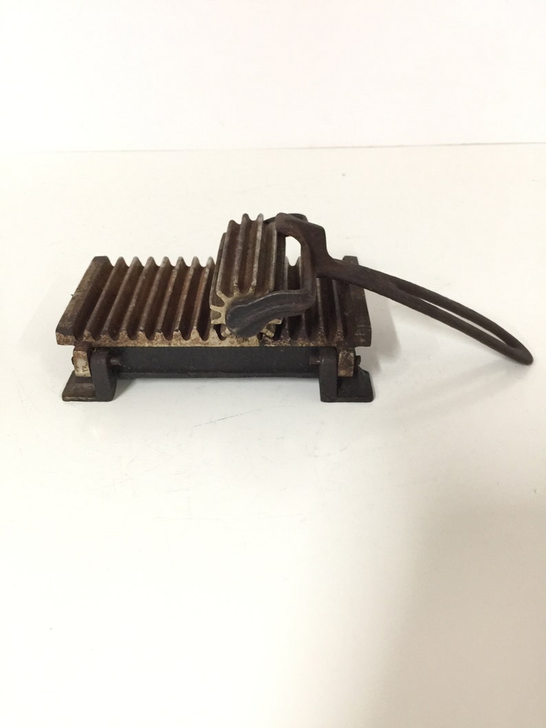ANTIQUE Iron Cast Iron Tool Pleat Tool Fluting Iron - Etsy