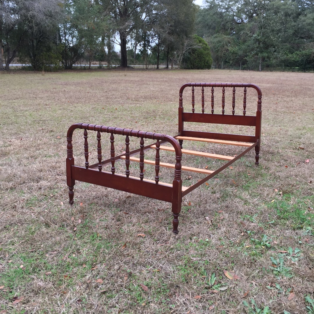 Antique Bed, Wood Bed, Jenny Lind Bed, Farmhouse, Spool Bed, Spindle ...