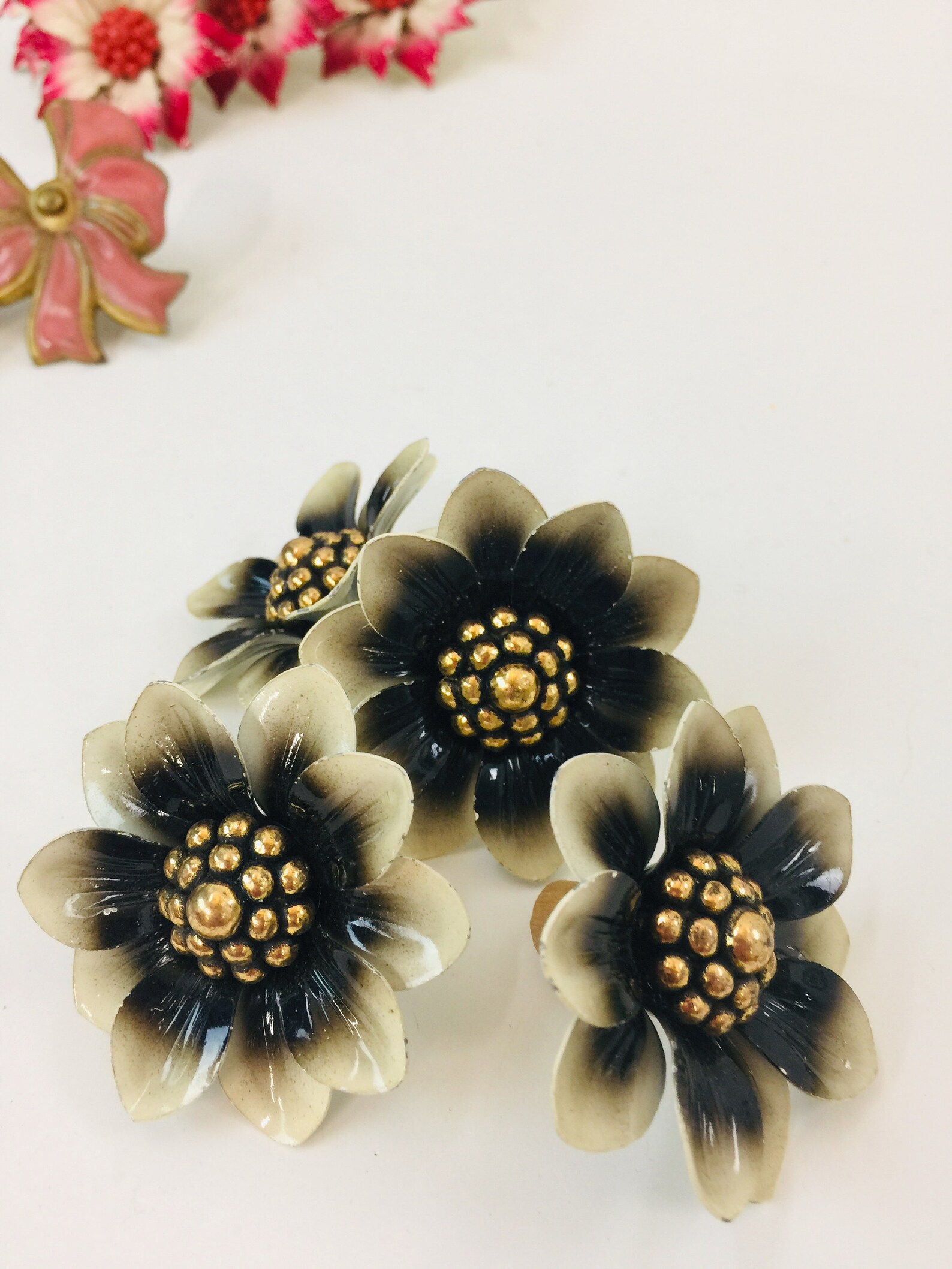 Vintage Metal Push Pins 23 Curtain Pin Tie Backs Vintage - Etsy