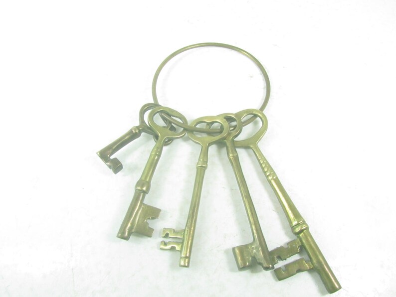 Antique keys key ring and 5 skeleton keys jailhouse keys | Etsy