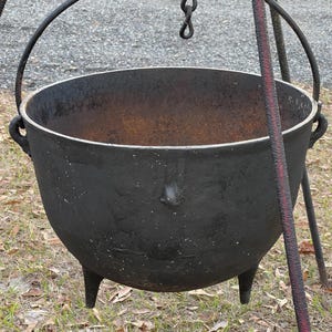 ANTIQUE CAST IRON Cauldron With Handle, Antique Wash Pot, 15 Gallon ...