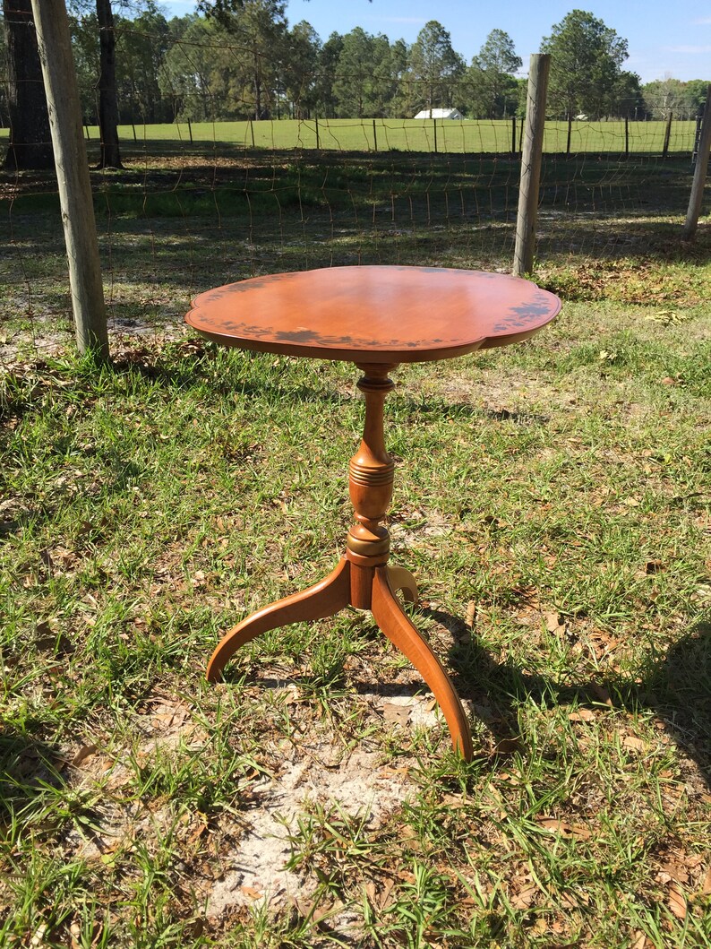 Hitchcock Table Vintage Side Table Tilt Top Table Vintage - Etsy