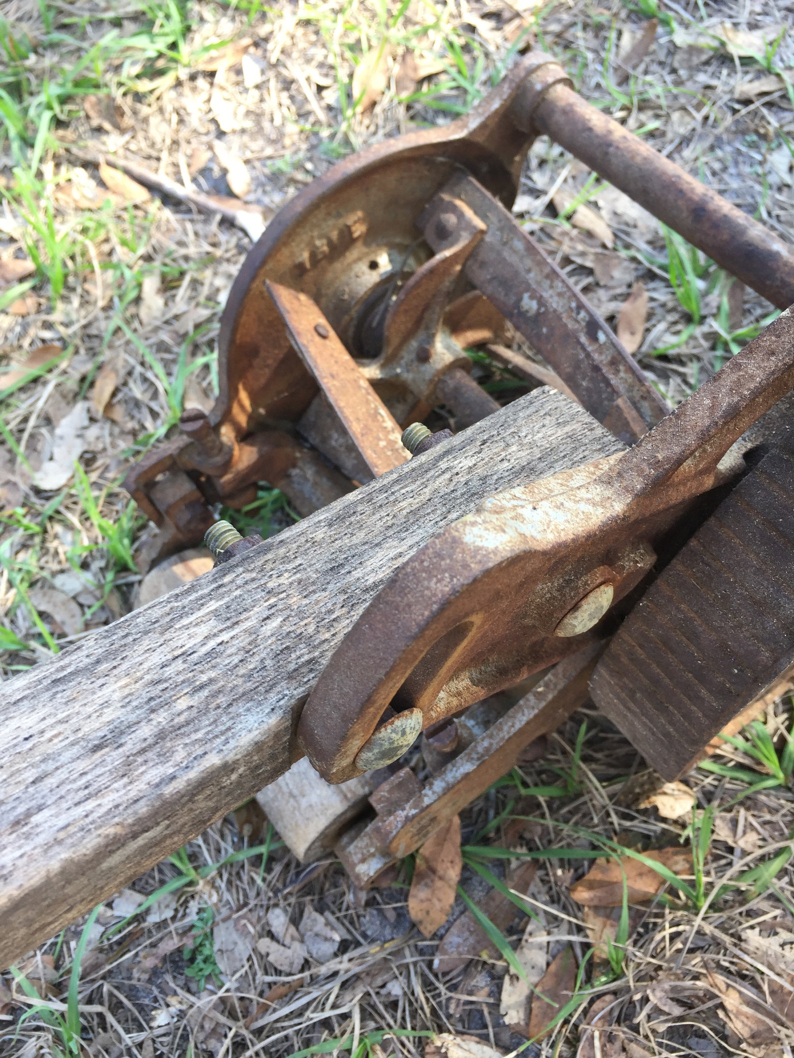 Antique Lawn Edger, Clipper Lawnmower, Weed Eater, Yard Decor, Farm ...