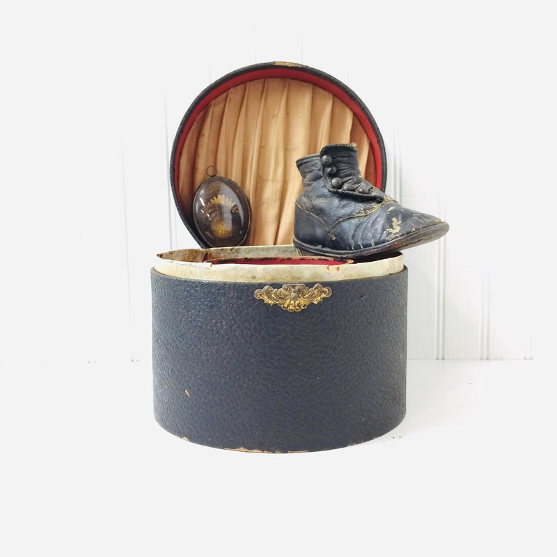 Victorian Hat Box - Etsy
