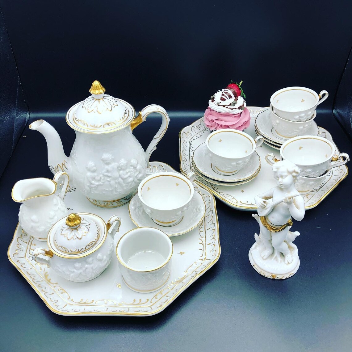 25 Piece Vintage Capodimonte Tea Service in White and Gold Porcelain ...