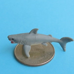 Miniature Great White Shark - Mini Oceanterrarium Supplies - Teeny Tiny ...