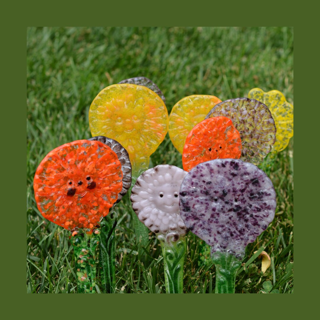 Zinnia Plant Stake, Decorative Glass, Garden Stake, Handmade, Multiple ...